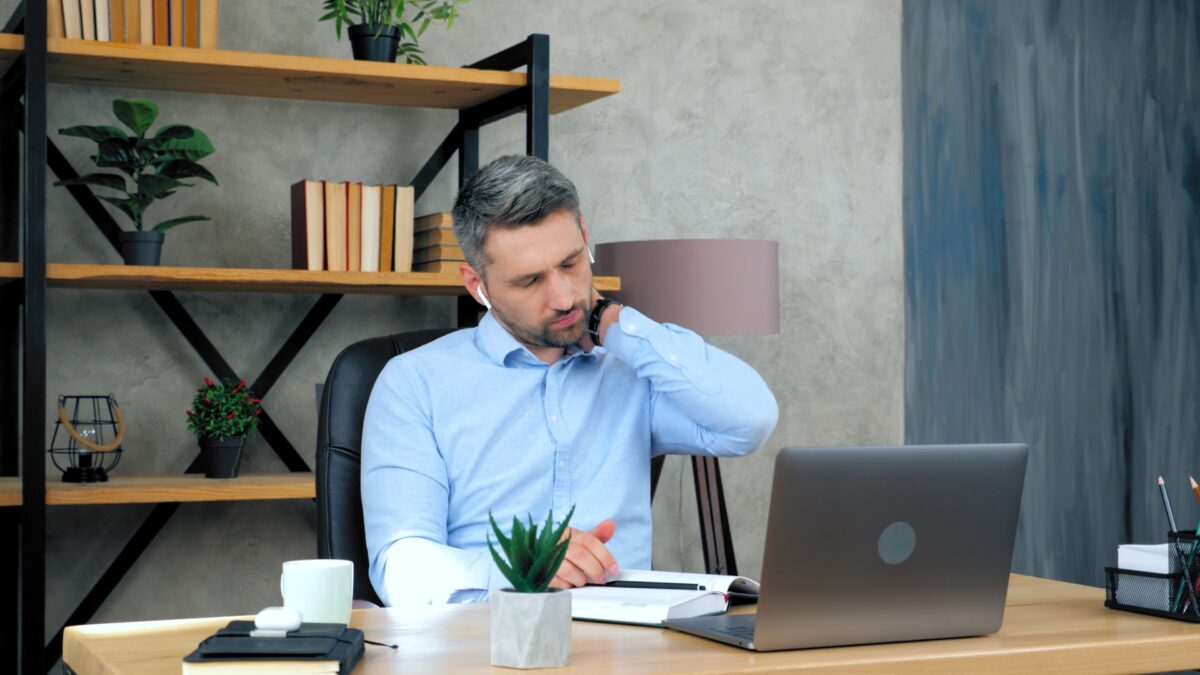 Poor Posture Causes Neck Pain and Headaches: Get Help Now - Meyer ...